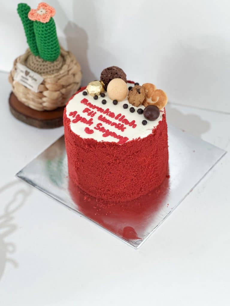 Red velvet Cake Cinta Dan Kebahagiaan Dalam Setiap Gigitan - Onty Cake